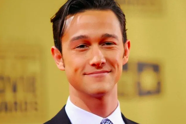 Słowo "neanimorphic" to określenie na osobę, która wygląda na młodszą ...