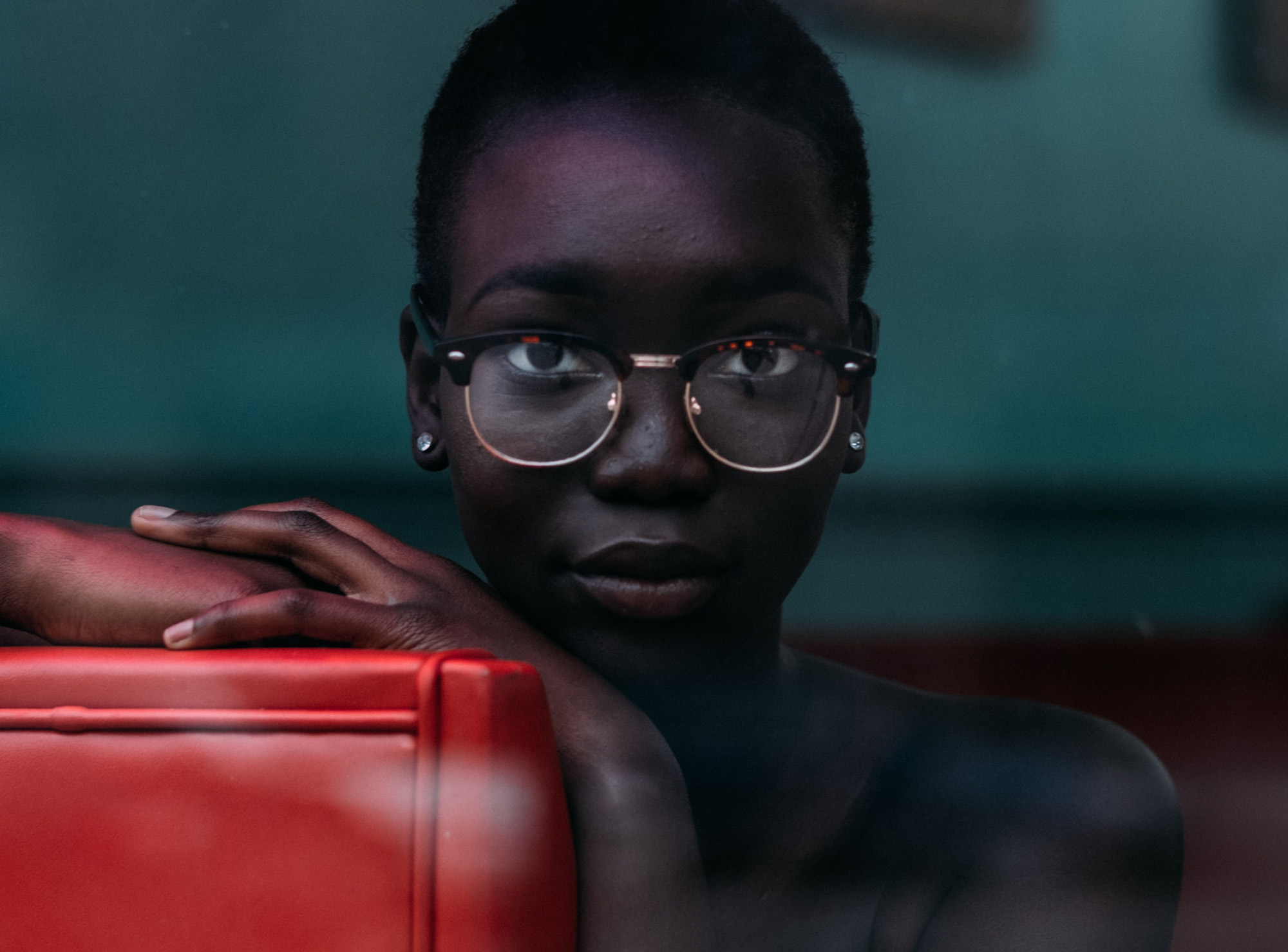 53 procent mieszkańców i mieszkanek Polski na co dzień nosi okulary ...